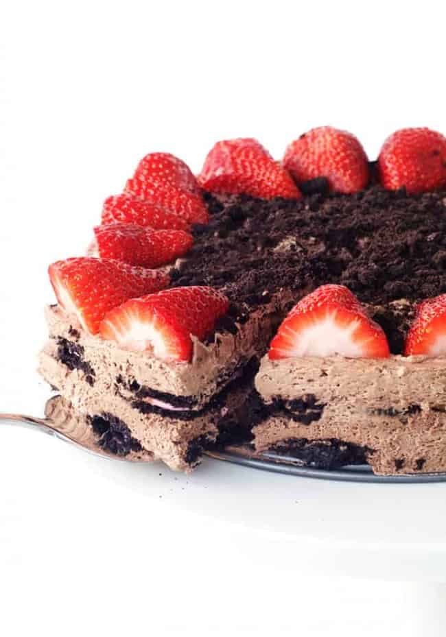 Strawberry Oreo Chocolate Icebox Cake - Sweetest Menu