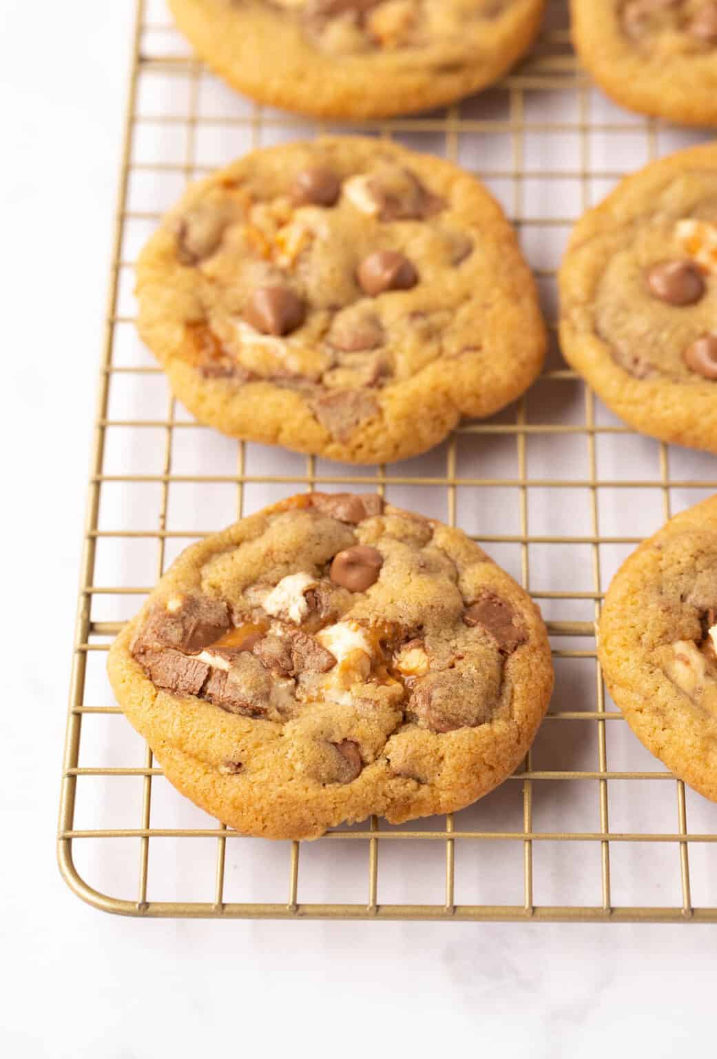 Amazing Snickers Cookies (Thin and Crispy) - Sweetest Menu