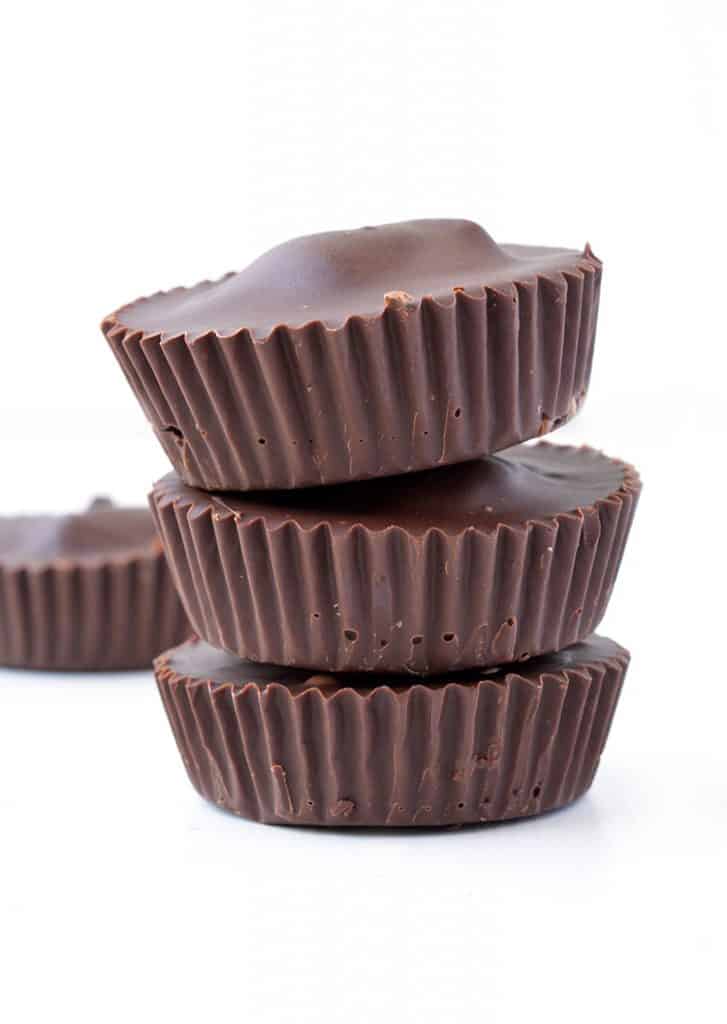 Nutella Cheesecake Chocolate Cups - Sweetest Menu