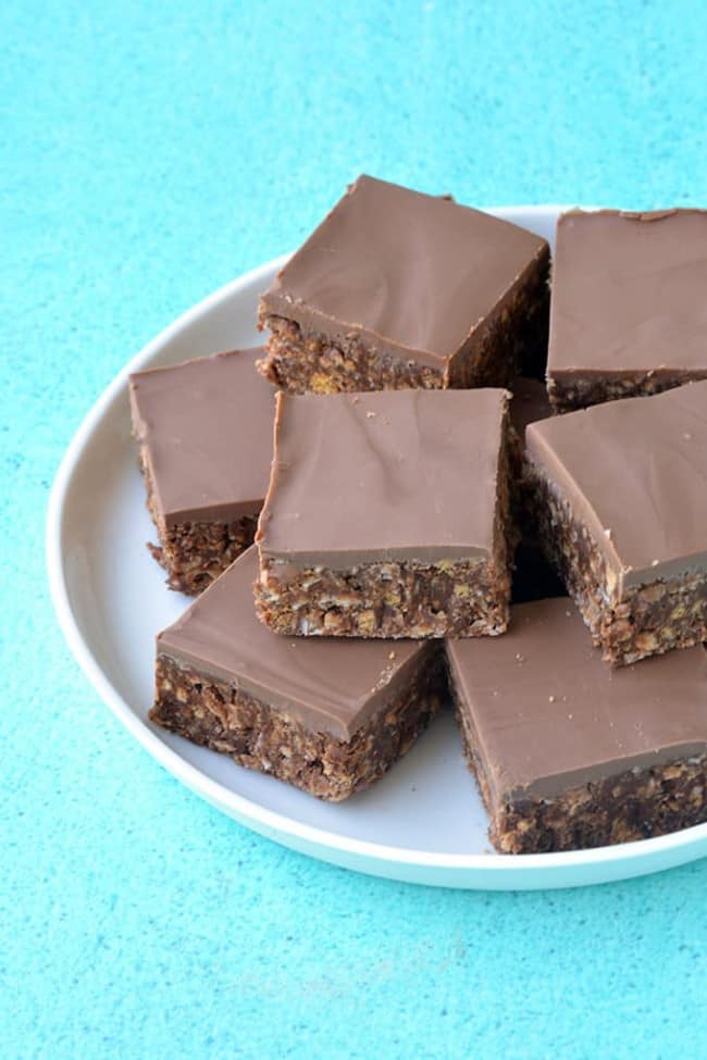 No Bake Chocolate Slice (Super Easy) - Sweetest Menu