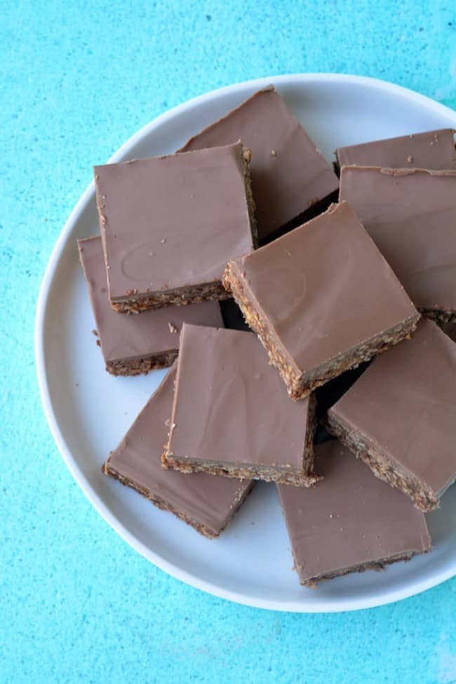 No Bake Chocolate Slice (Super Easy) - Sweetest Menu