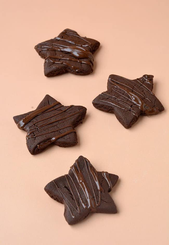 Chocolate Gingerbread Cookies - Sweetest Menu