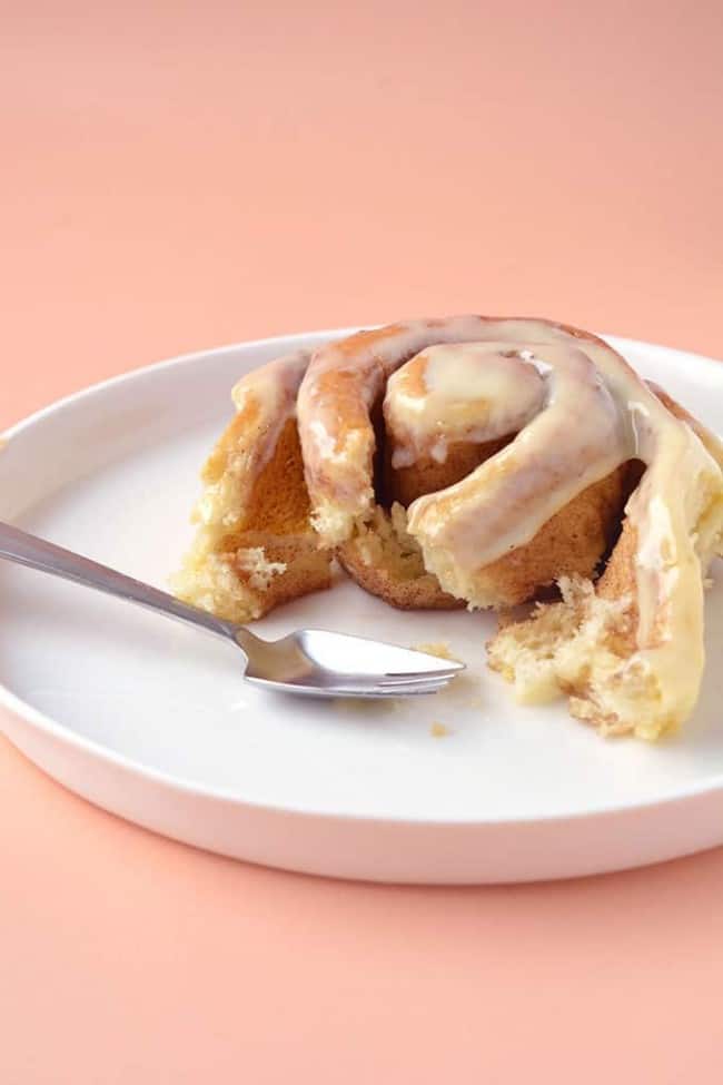 Cinnabon Cinnamon Rolls (With Cream Cheese Frosting) - Sweetest Menu