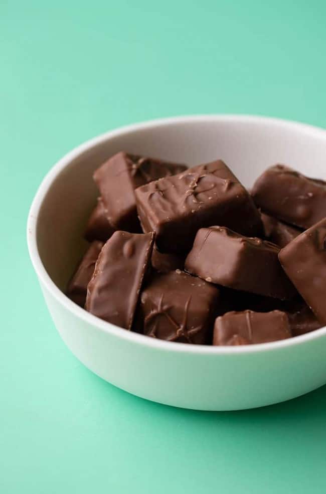 Snickers Chocolate Brownies (Fudgy And Chewy) - Sweetest Menu