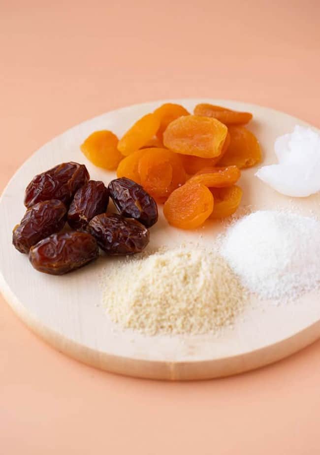 Easy Apricot Balls (Just 5 Ingredients) - Sweetest Menu