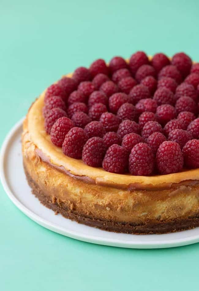 BEST EVER White Chocolate Cheesecake - Sweetest Menu