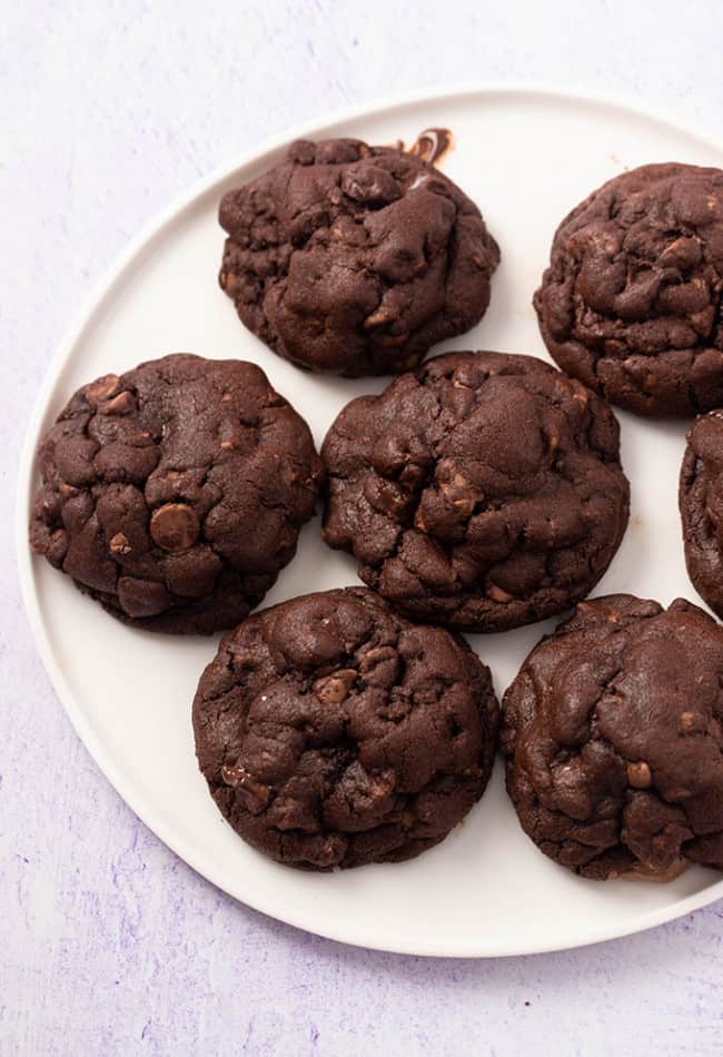 Amazing NY Chocolate Cookies (Big And Thick) - Sweetest Menu