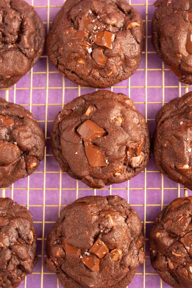 Amazing NYC Chocolate Cookies (Big And Thick) - Sweetest Menu