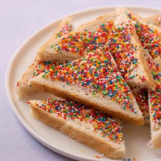 How To Make Fairy Bread (Kid's Party Treat) - Sweetest Menu