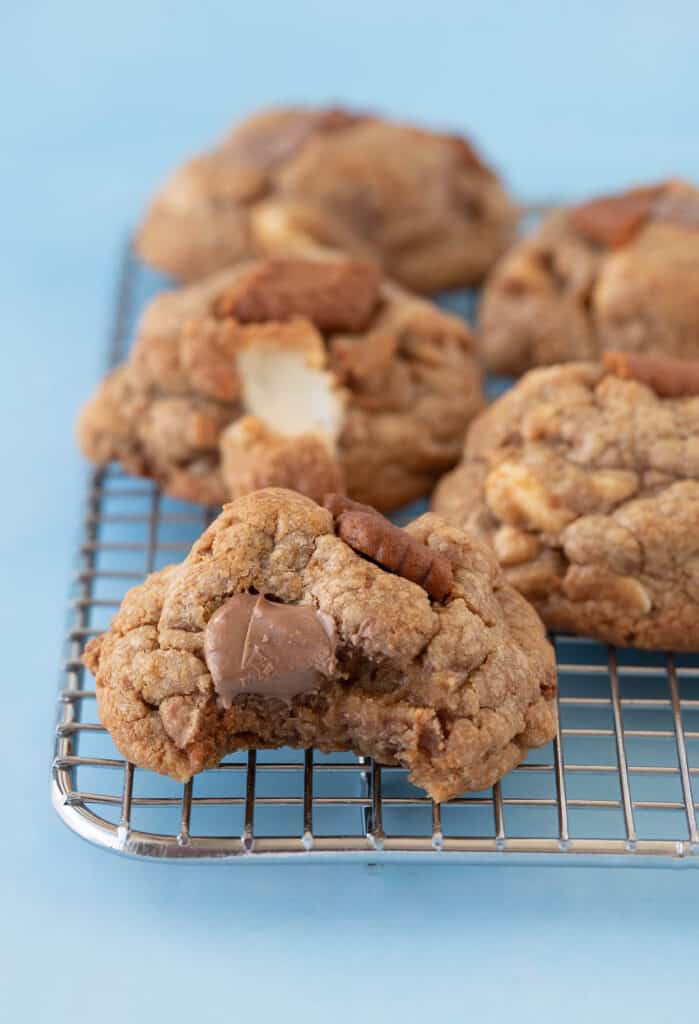 BIG Biscoff Cookies (New York Style) - Sweetest Menu