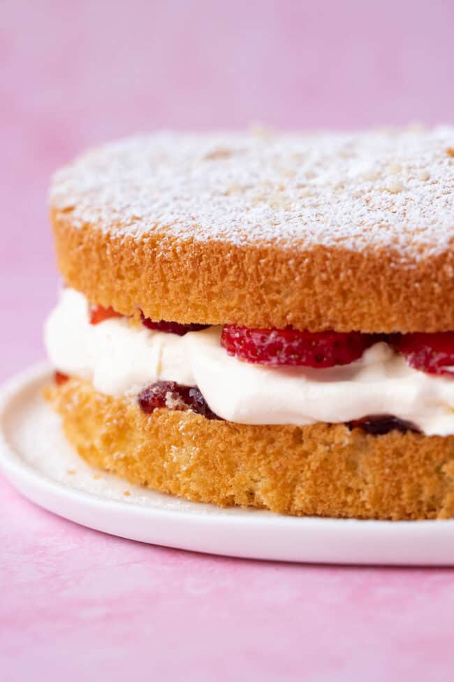 Easy Fluffy Sponge Cake (Genoise) - Sweetest Menu