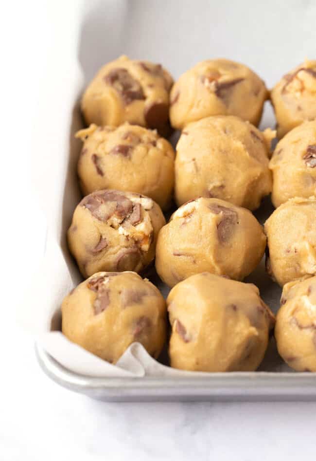 Amazing Snickers Cookies (Thin and Crispy) - Sweetest Menu